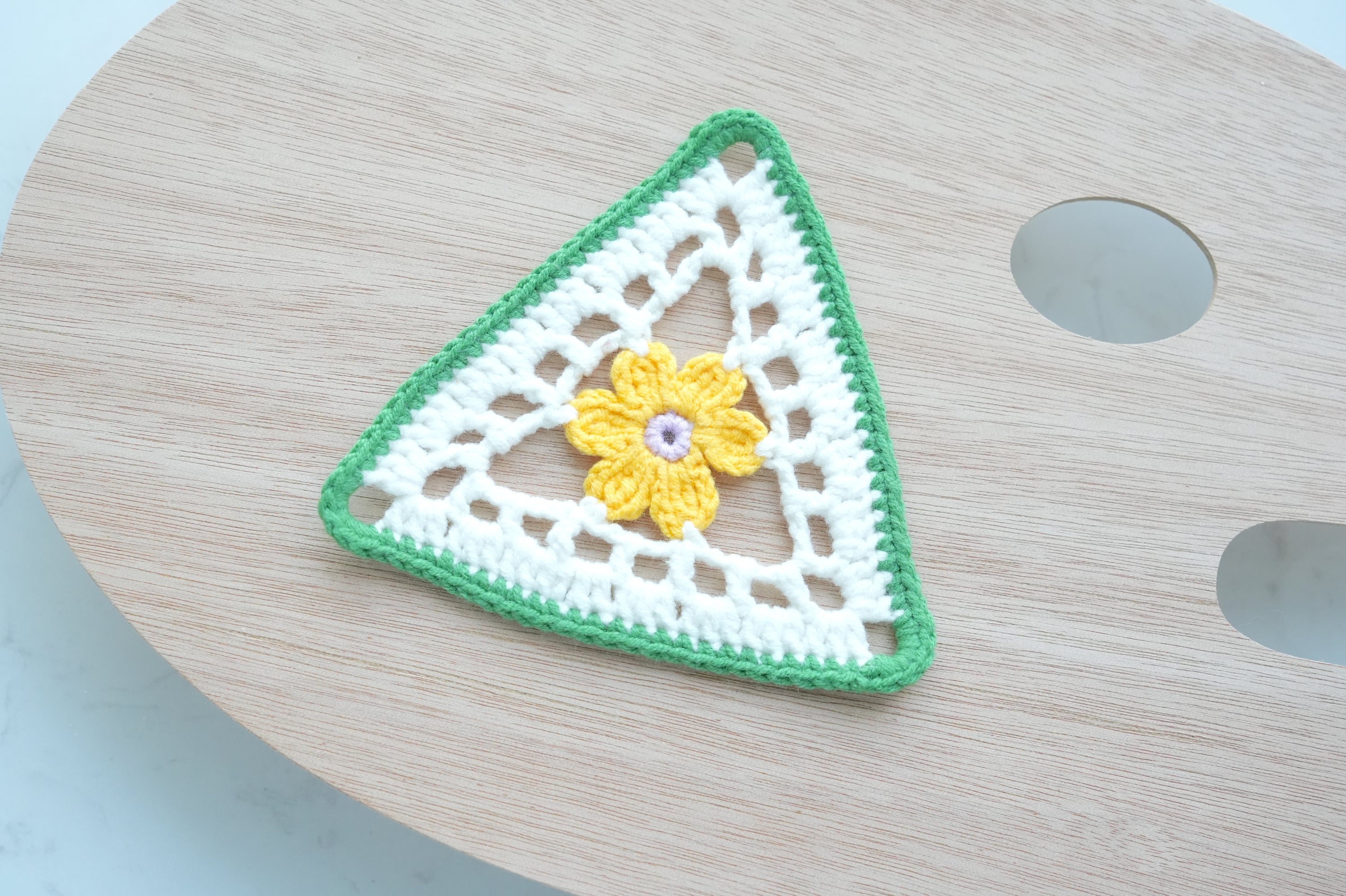 Crochet Triangle Granny Square (Style III) Pattern Free (PDF + Beginne