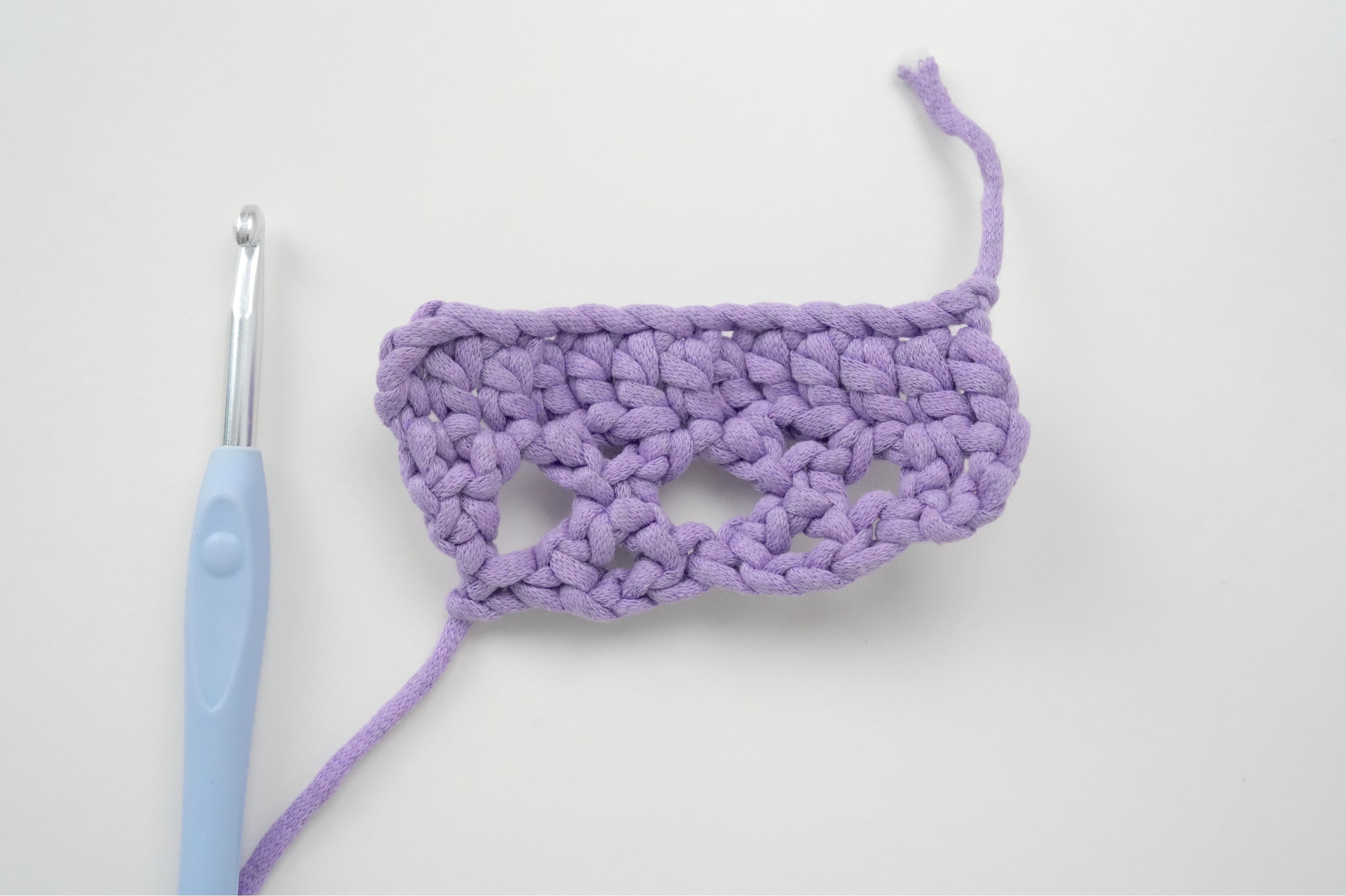 Crossed (tr tr, ch2, tr tr) Stitch